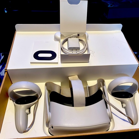 Oculus | VR, AR & Accessories | Vr Headset | Poshmark